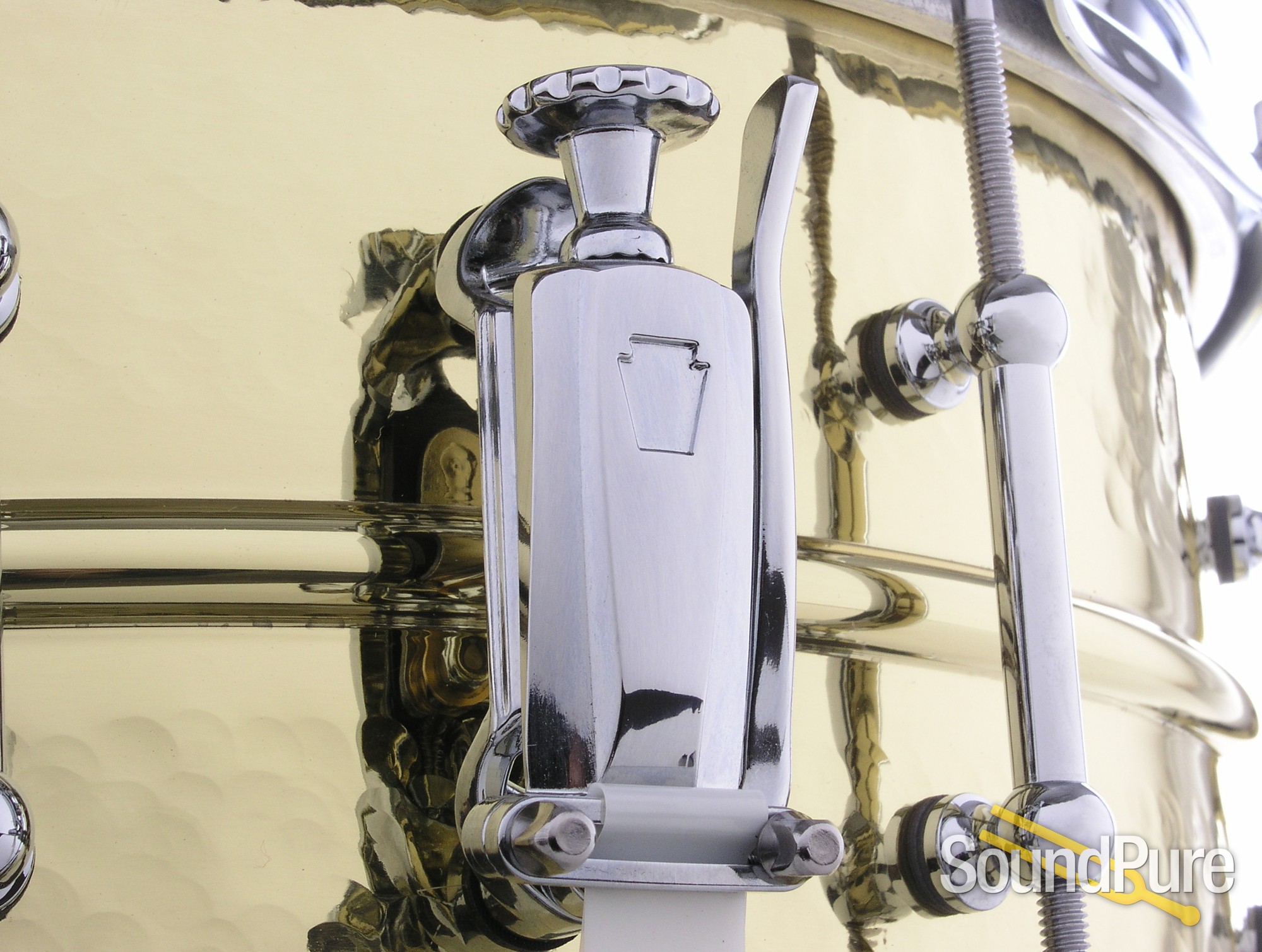 Ludwig 6.5x14 Hammered Brass Snare Drum-Tube Lugs LB422KT Demo/Open Box